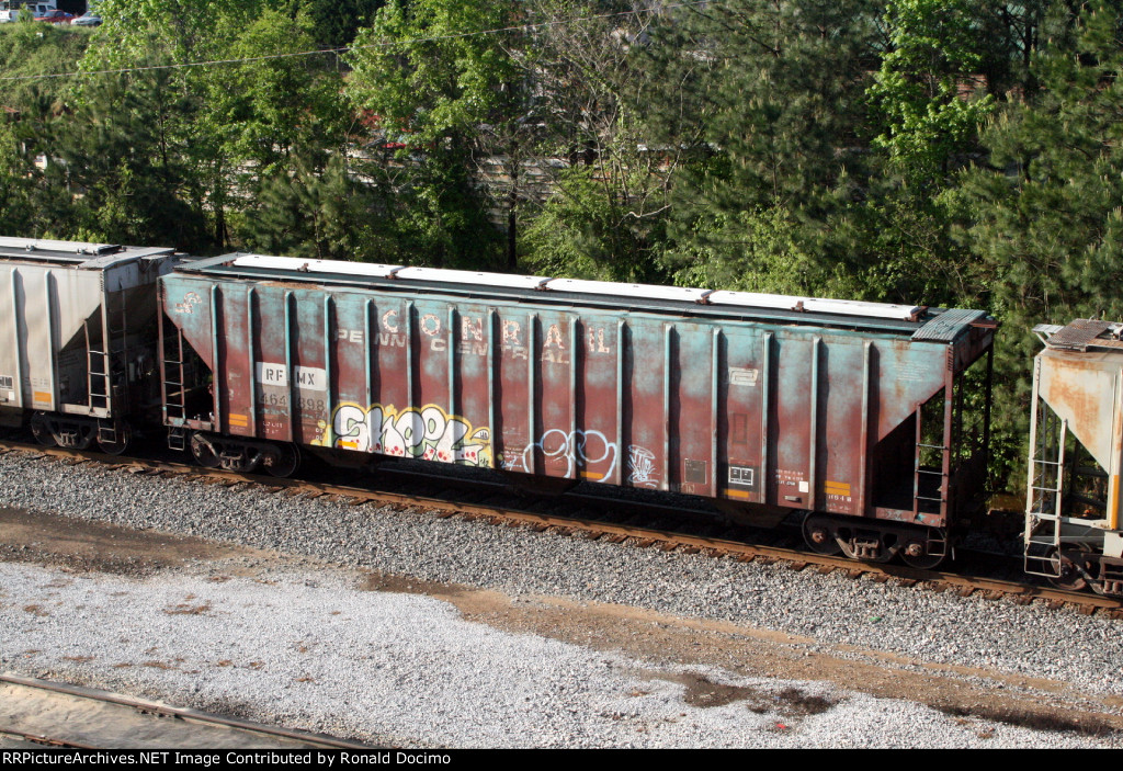 RFMX 464898 Covered Hopper ex Conrail ex Penn Central